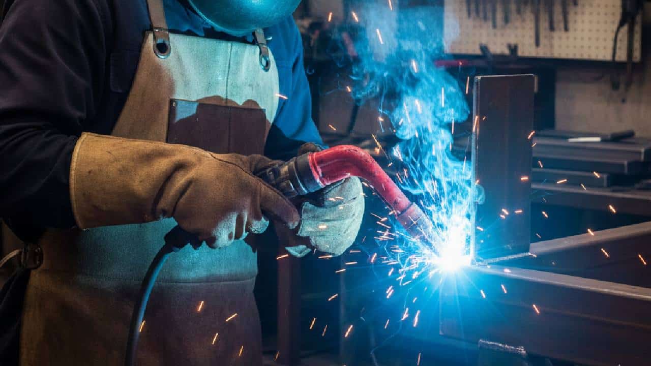 Push or Pull MIG Welding: Which Is Right for Your Weld? - YesWelder
